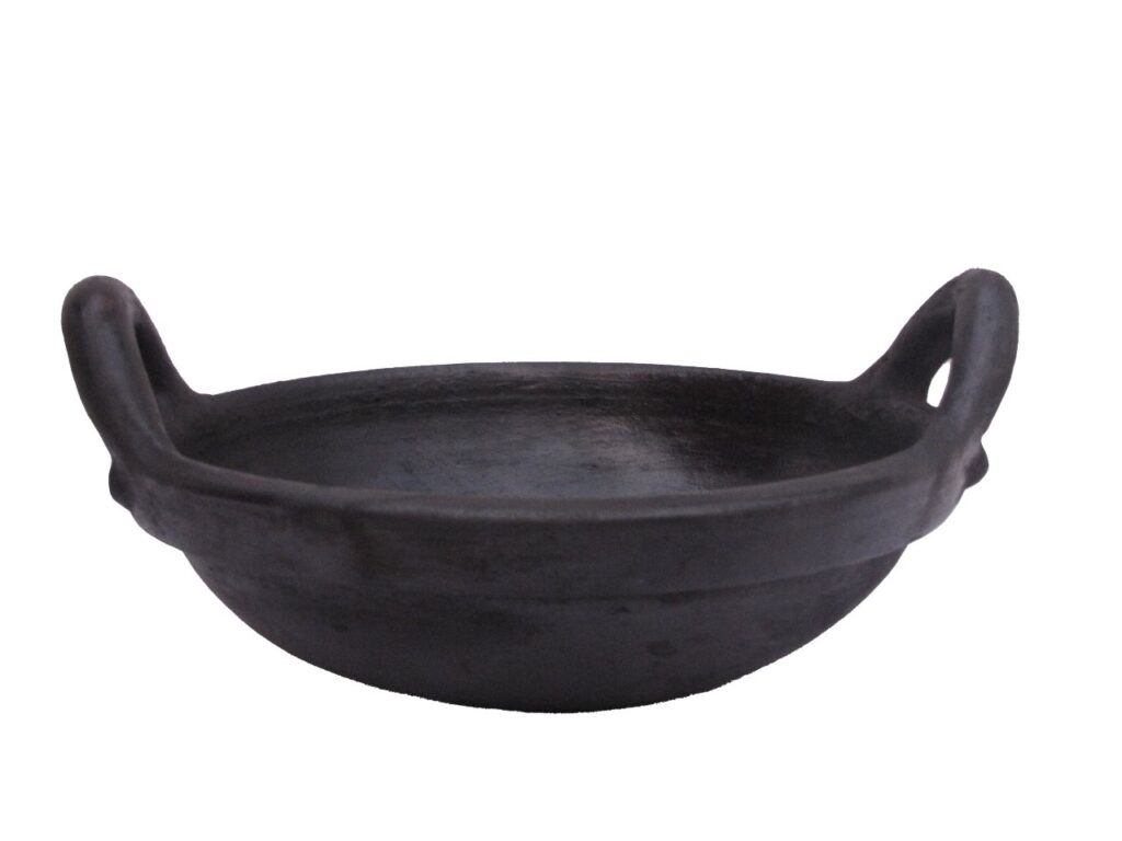 MANCHATTY,CLAY COOKING POT BLACK WITH UPPER HANDLE | Spice So Craft
